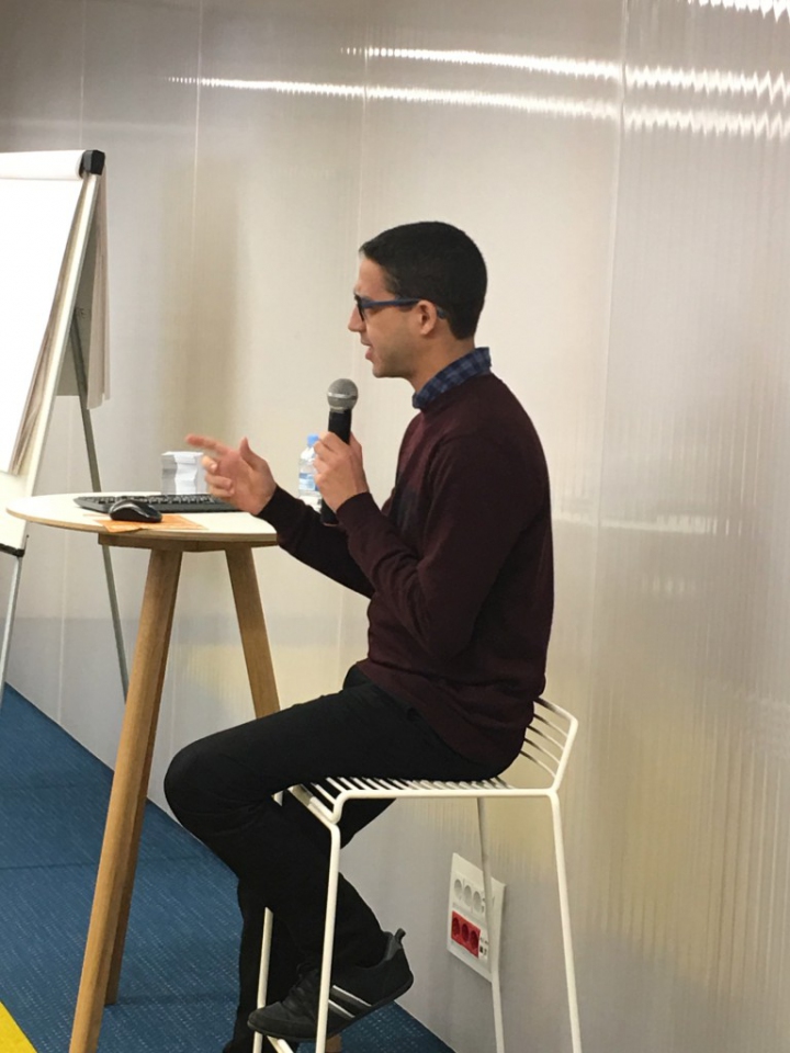 Mohamed El Amrani enseña a los jóvenes a construir identidades que ...